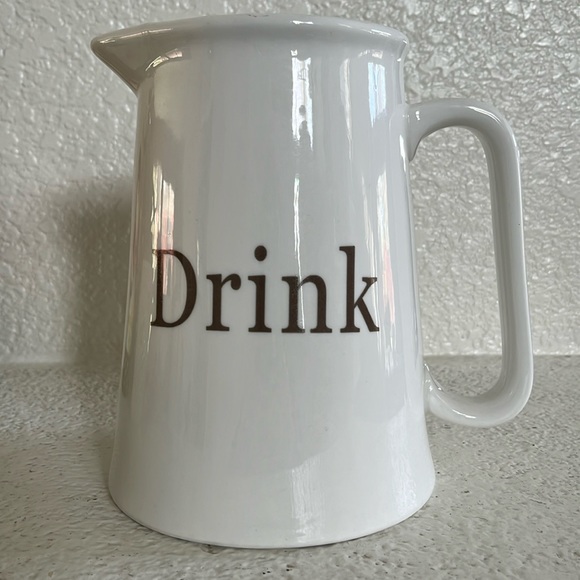 Grace | Dining | Grace Fine Porcelain Drink White Large Pitcher 8 Tall ...